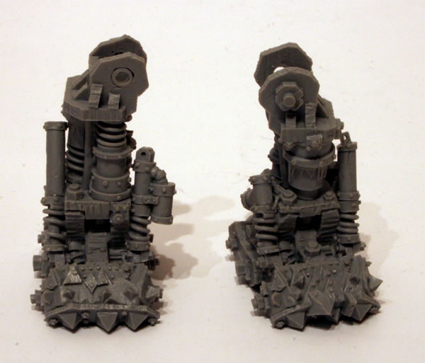 Putting the Mega Dread legs together - Felix's Gaming Pages