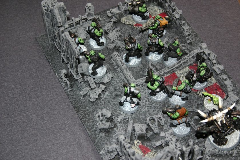 Orks advance through ruined buildings - Felix's Gaming Pages